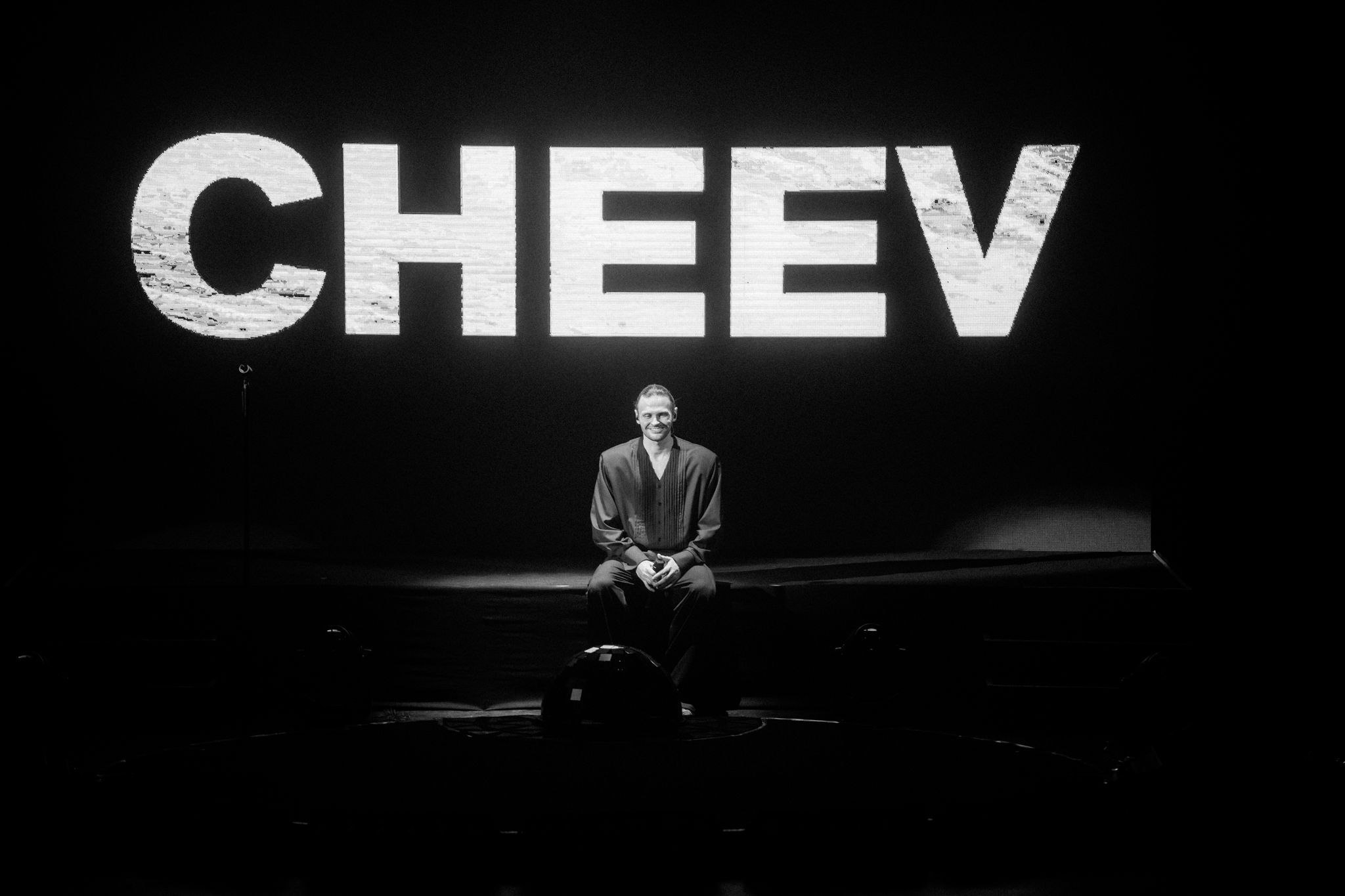 CHEEV transformed the October Palace into a space of love and music